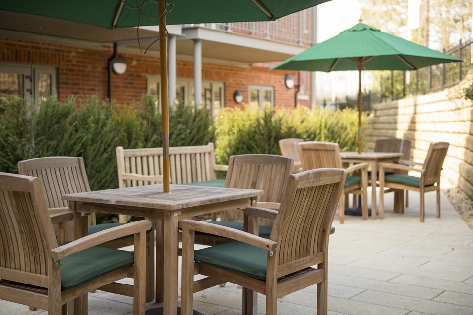 Retirement Homes for in Wiltshire | Canning Place | McCarthy Stone